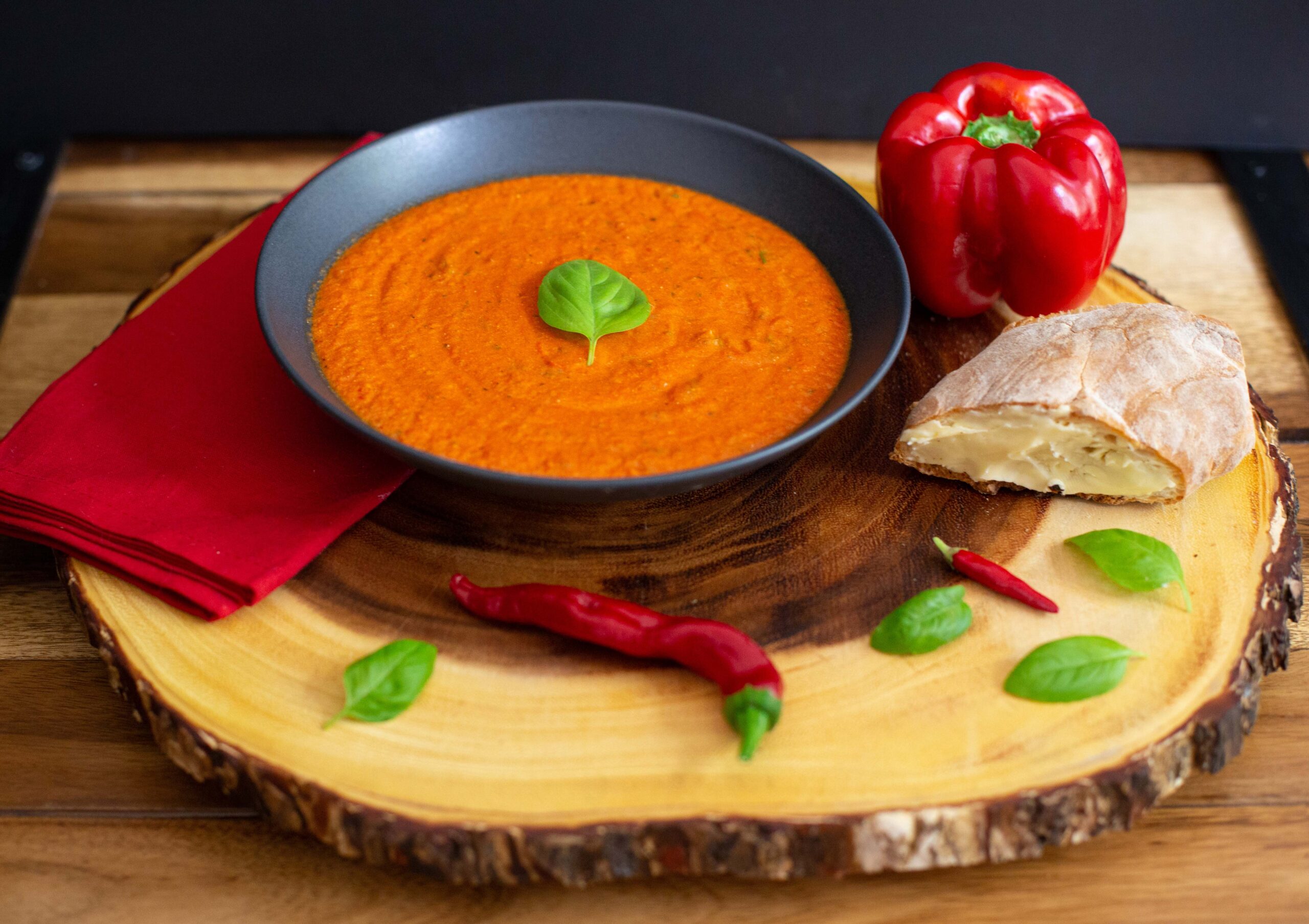 Potage aux poivrons rôtis et tomates – L'Ogresse Végé